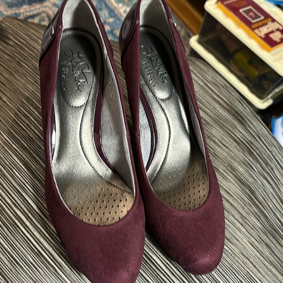 Life Stride | Shoes | Lifestride Soft System Size 8 Maroon Suede And ...